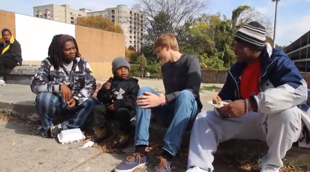 Homeless People Blessed With $200 for Sharing Their Amazing Stories (VIDEO)
