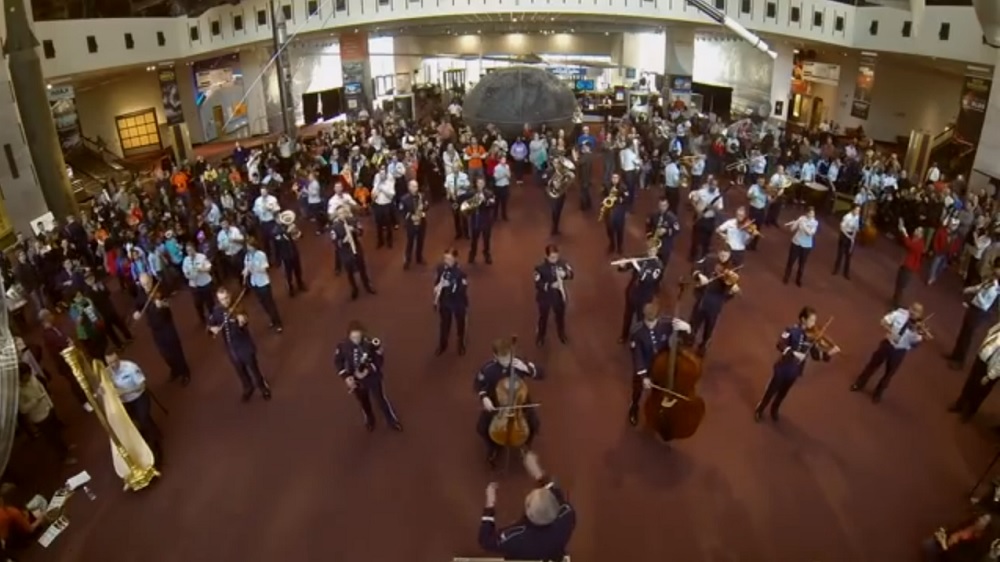 Watch the Air Force Band Play 'Joy to the World' in Flash Mob