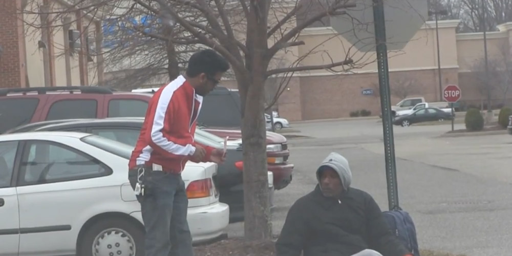 Man Gives Homeless Man 'Winning' Lottery Ticket Worth $1,000 - His ...