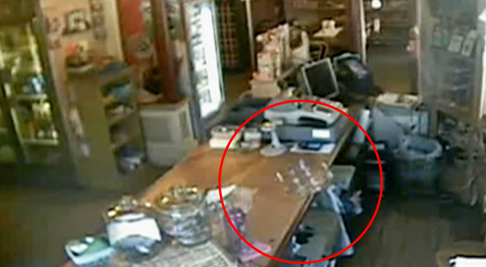 Is This Store Haunted? Ghost 'Experts' Investigate Paranormal Activity ...