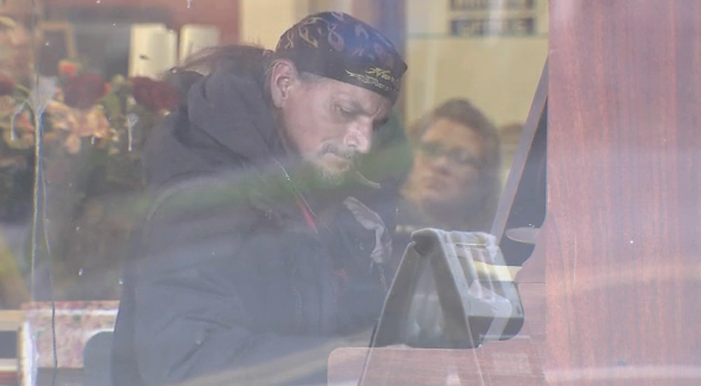 This Christian Homeless Man Never Had a Lesson, But His Piano Playing ...