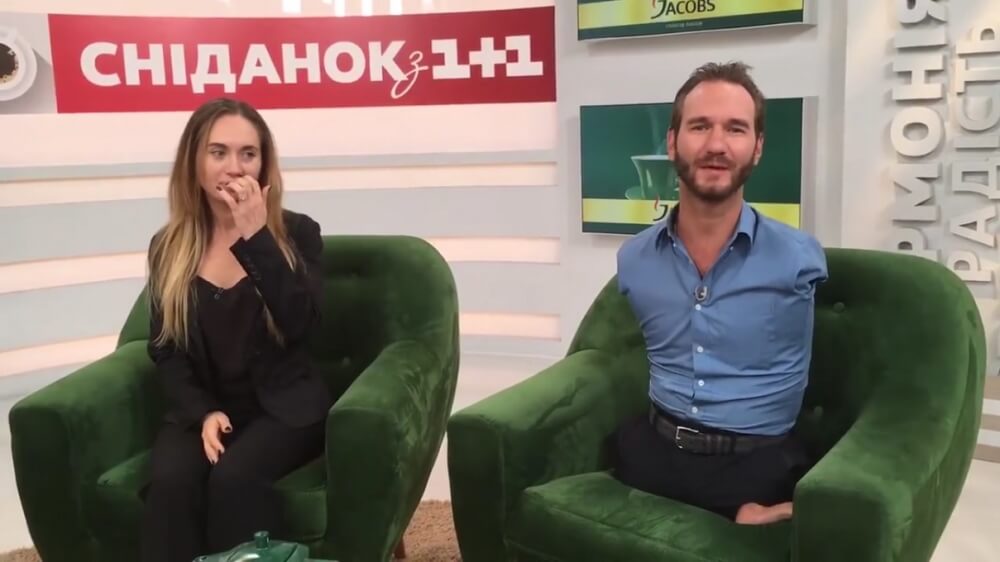 Limbless Evangelist Nick Vujicic Brings Thousands to Christ, Meets ...