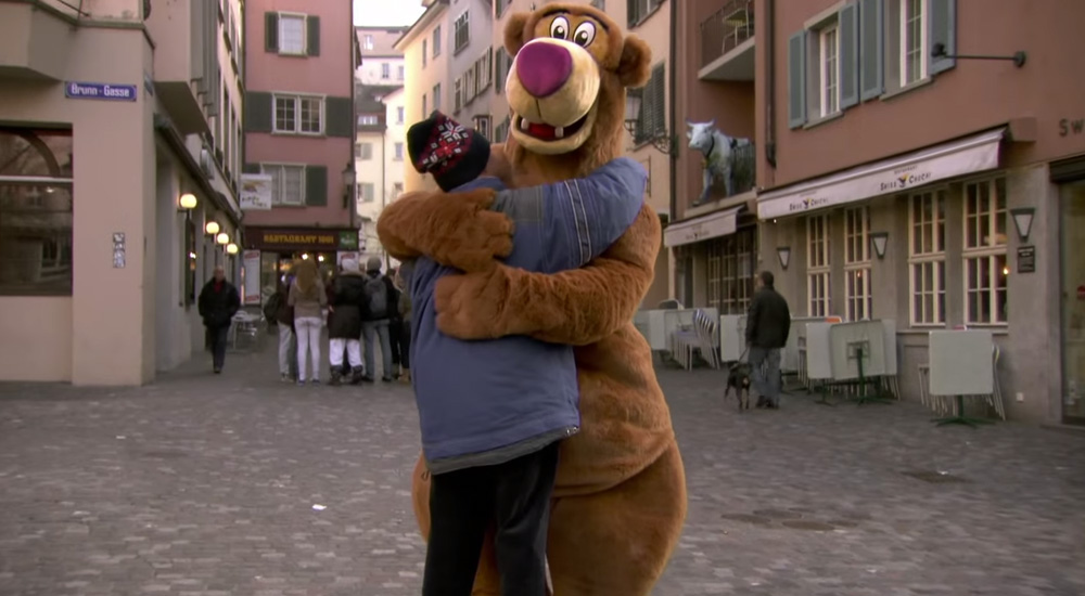 To Hug or Not To Hug? Here's How to Navigate the Nebulous World of Hugging