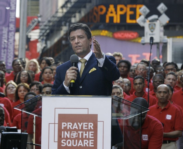 'Baptism of Godlessness tearing up America': Megachurch Pastor Carter ...