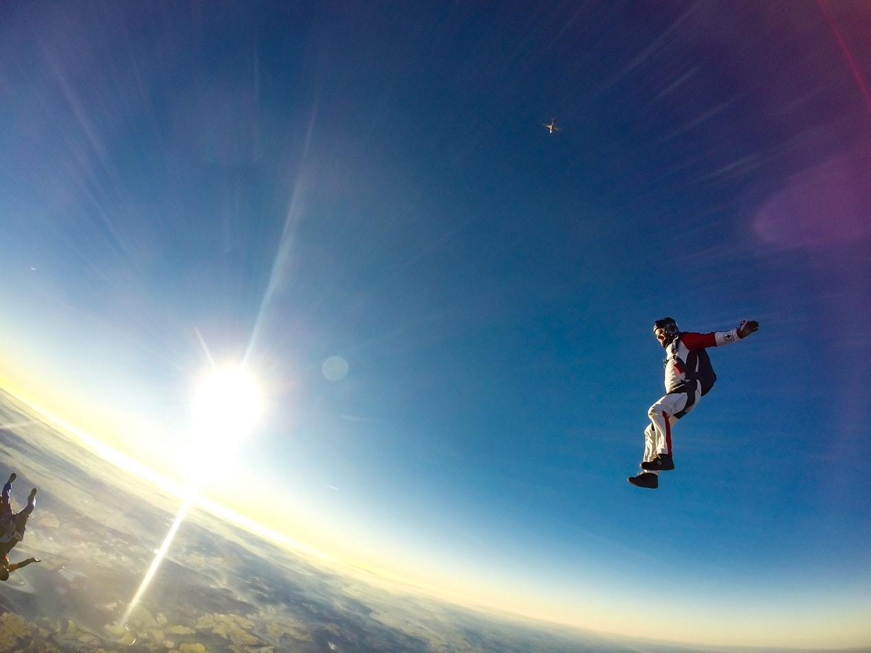 Megachurch pastor gives sermon while skydiving to illustrate second ...