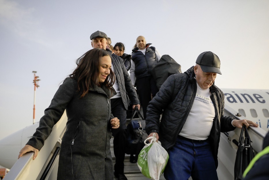 How my parents modeled generosity with money and time