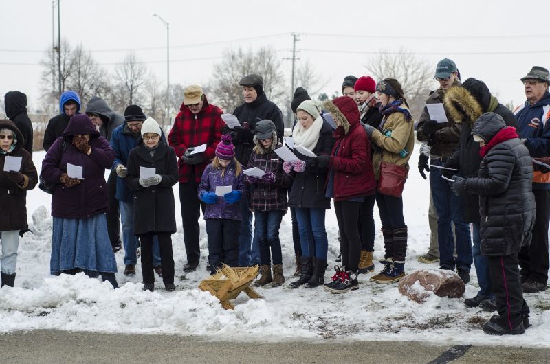 Pro-lifers go Christmas caroling at abortion clinics nationwide | U.S.
