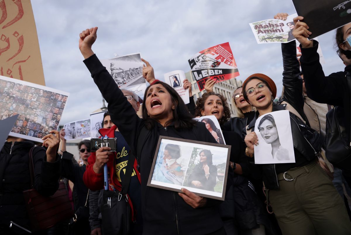 What I want to tell the courageous women of Iran