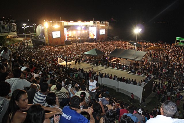 Over 650,000 Gather at Evangelistic Crusade in Brazil, 11,000 Commit ...