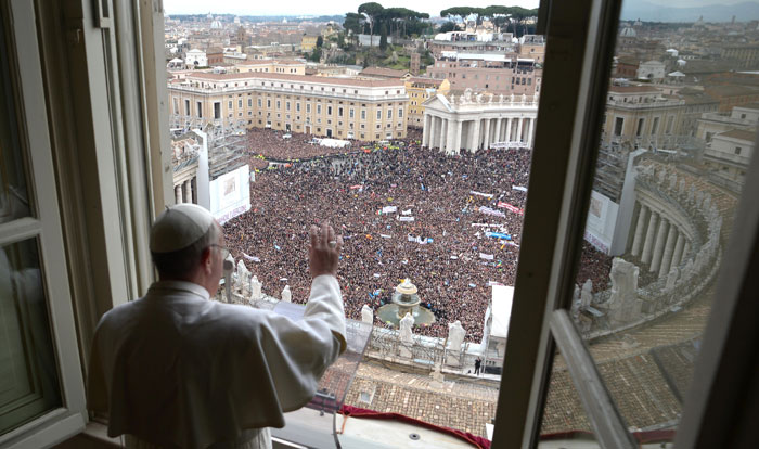 Pope Francis in First Public Blessing: Be Merciful Like Jesus | World