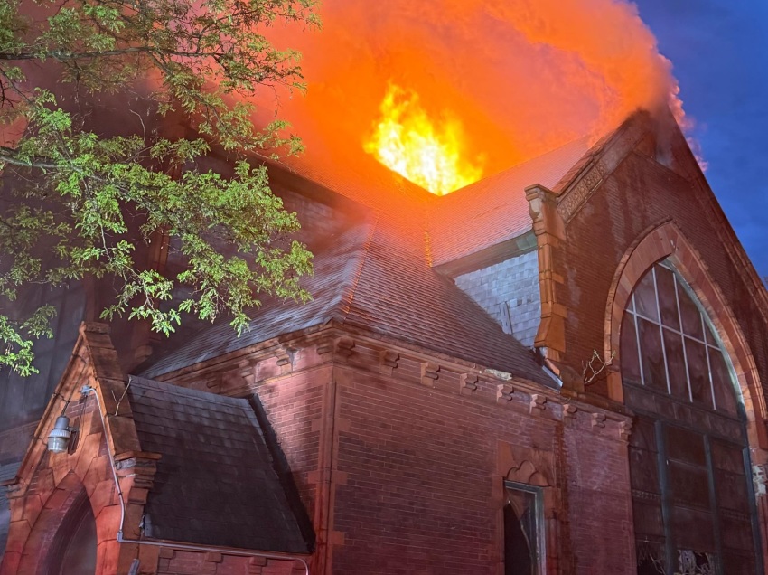 6 firefighters injured as massive fire sweeps historic NYC church | U.S.