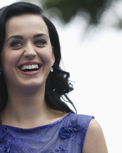 Katy Perry Meets Pope Francis Amid Legal Battle Against Nuns Over $15M ...
